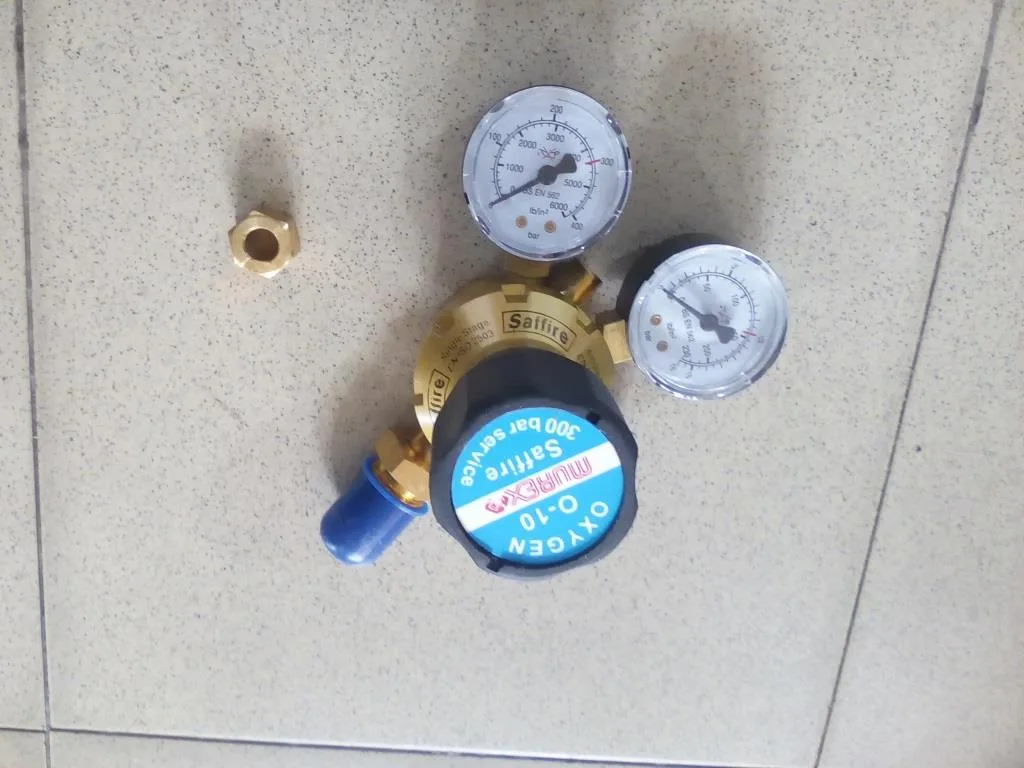 MUREX SAFFIRE OXYGEN REGULATOR