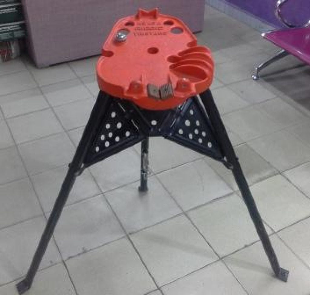 RIDGID 40130 40-A PORTABLE TRISTAND FOR 1/2" - 2.1/2" YOKE VISE - Toolz.ng