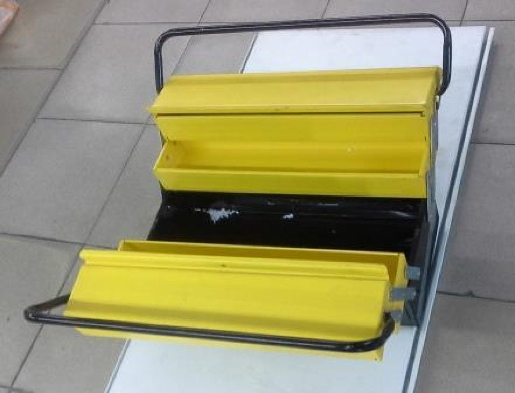 STANLEY CANTILEVER EMPTY METAL TOOL BOX - Toolz.ng