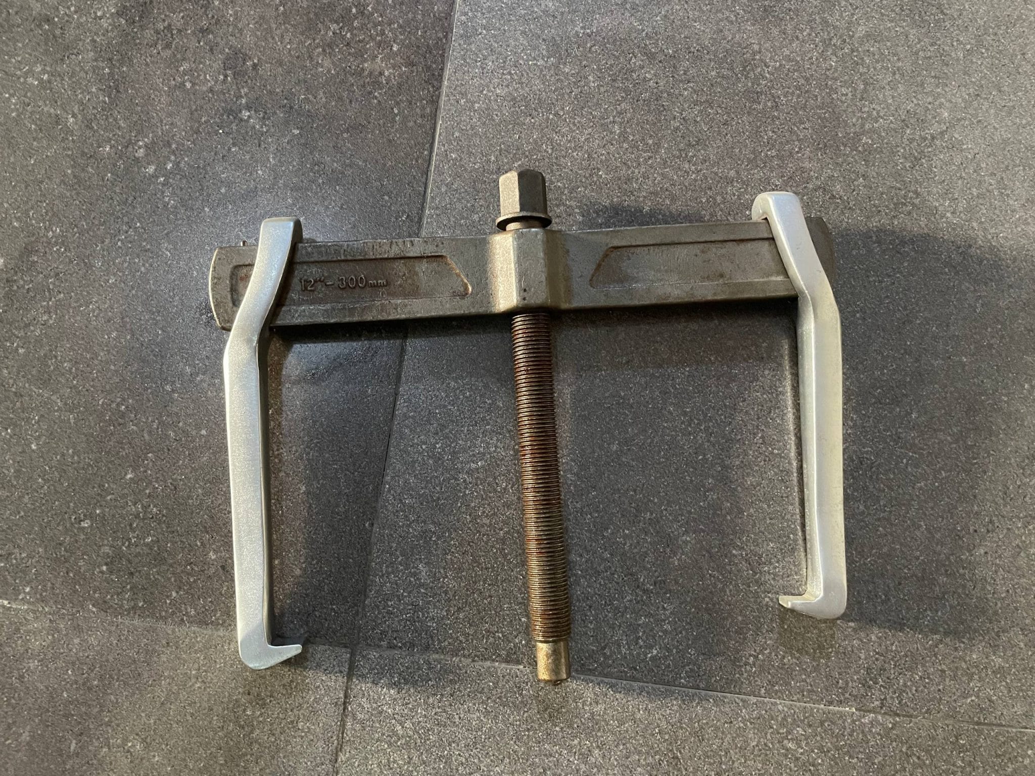 12"/300mm 2 Arm Jaw Puller | Toolz.Ng