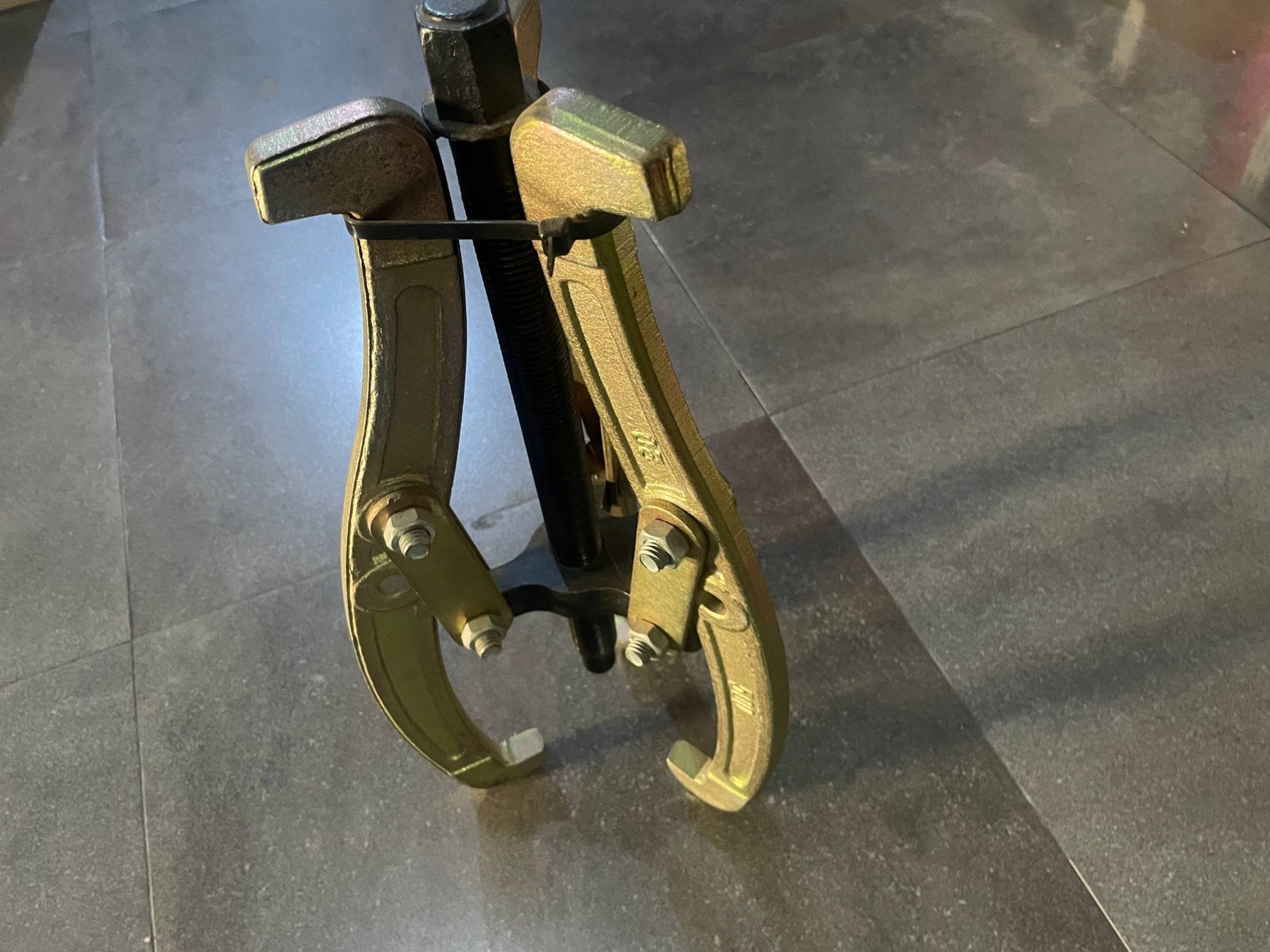 14" 3 Arm Jaw Puller For Large Bearing Removal