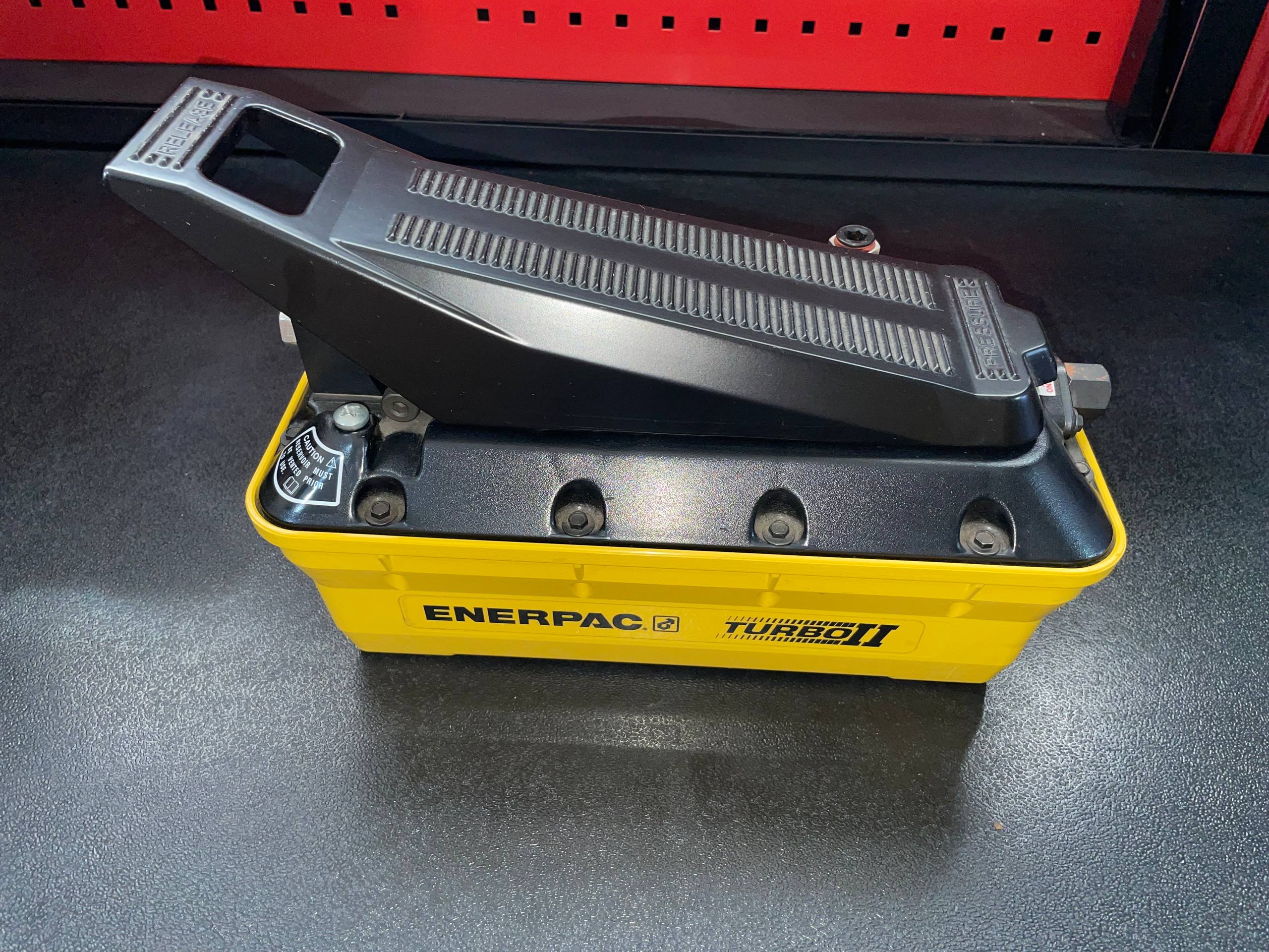 ENERPAC PATG1102N Turbo II Air/Hydraulic Pump