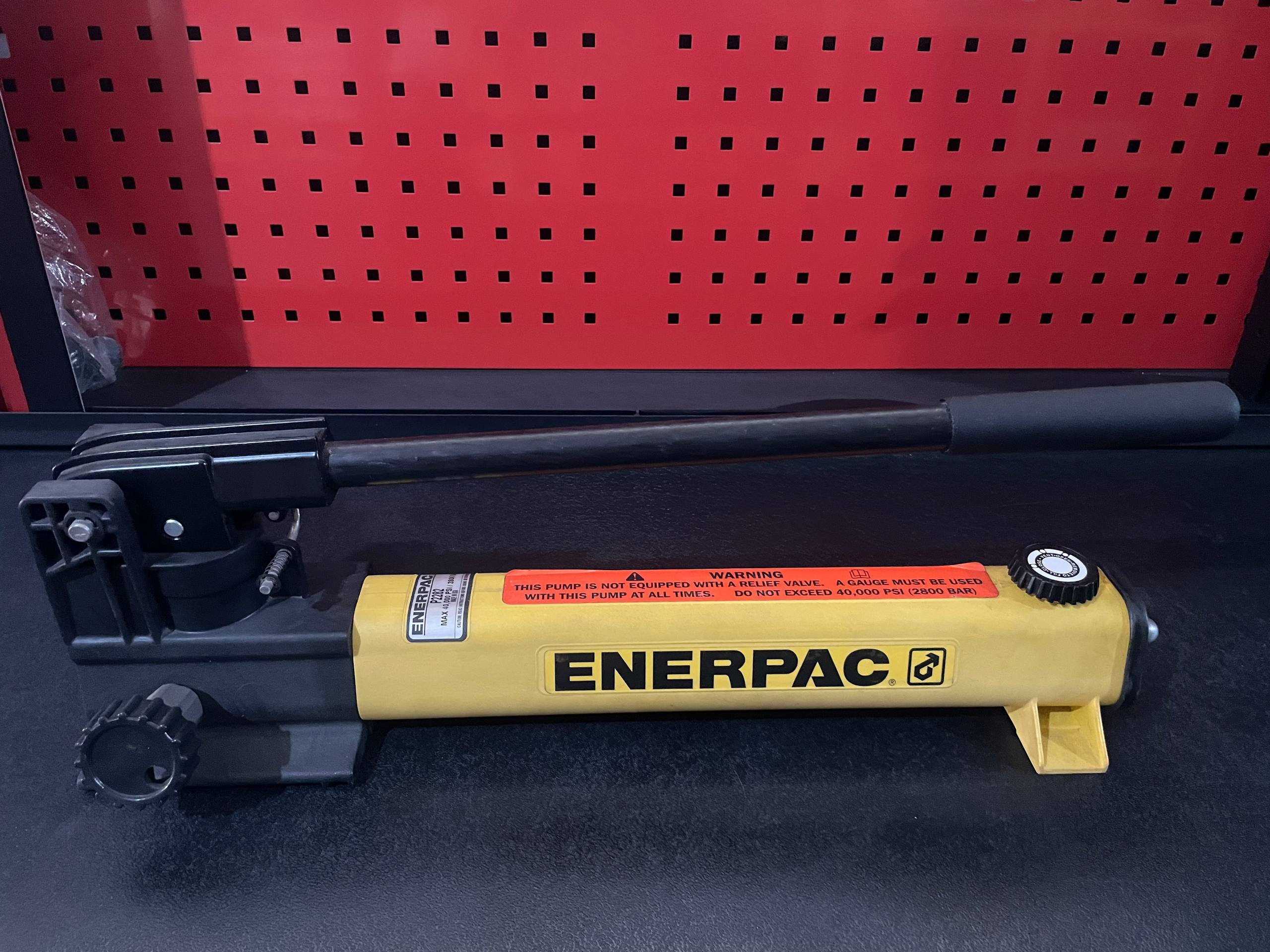 ENERPAC P2282 2800 Bar Ultra-High Hand Pump