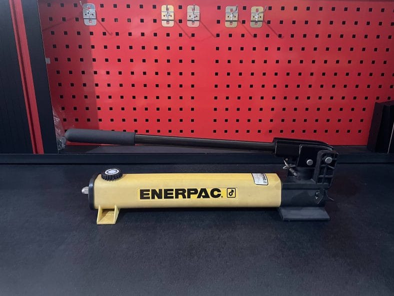 Enerpac P392 700 Bar Hydraulic Hand Pump